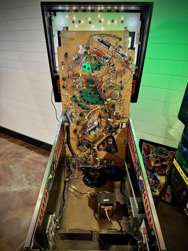 Black Knight 2000 – Pinball Intercom